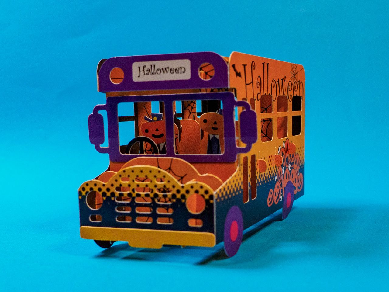 halloween bus|D-380603