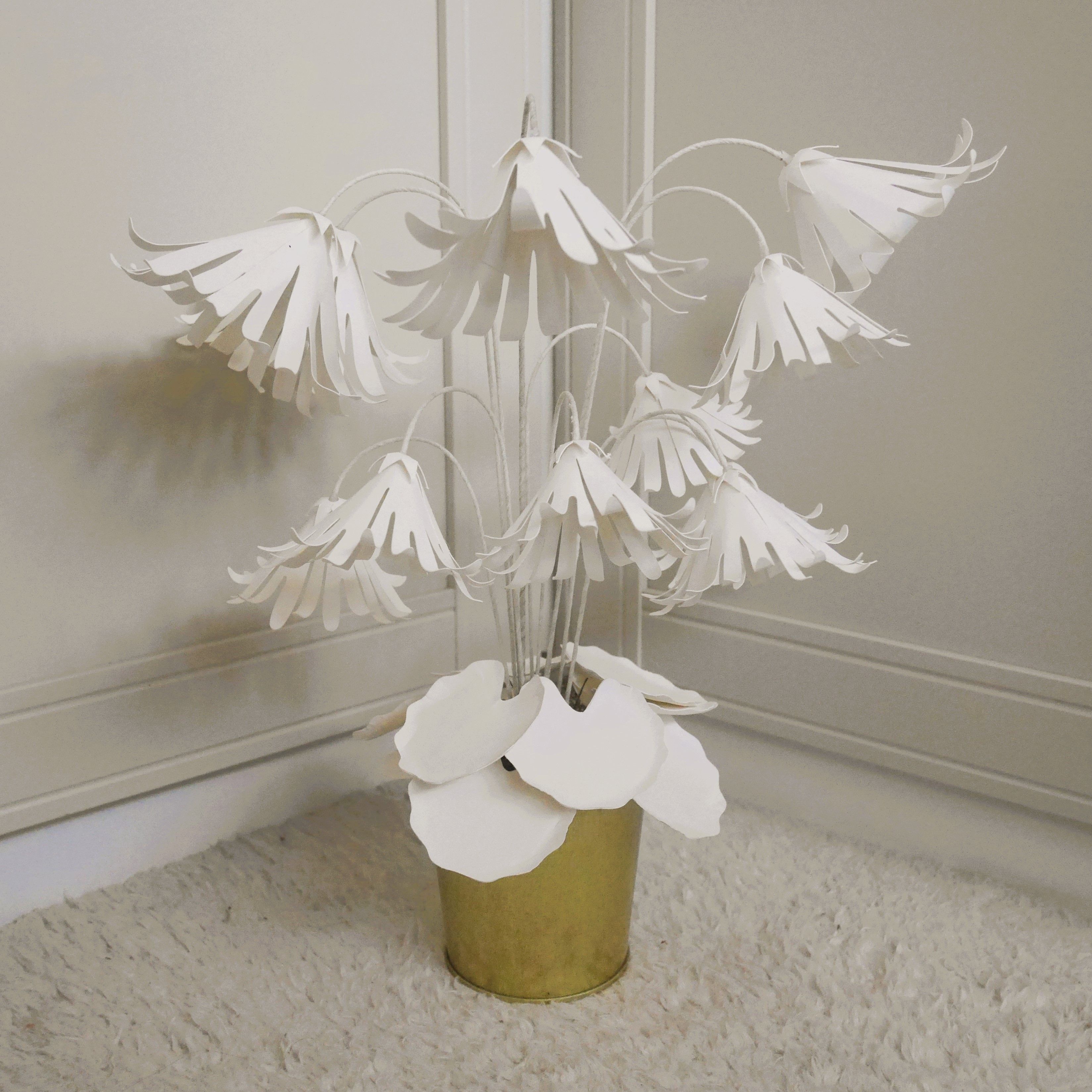 Alpine Snowbell Large|D-1237333